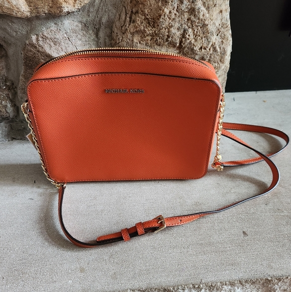 Michael Kors | Bags | Michael Kors Leather Cross Body | Poshmark